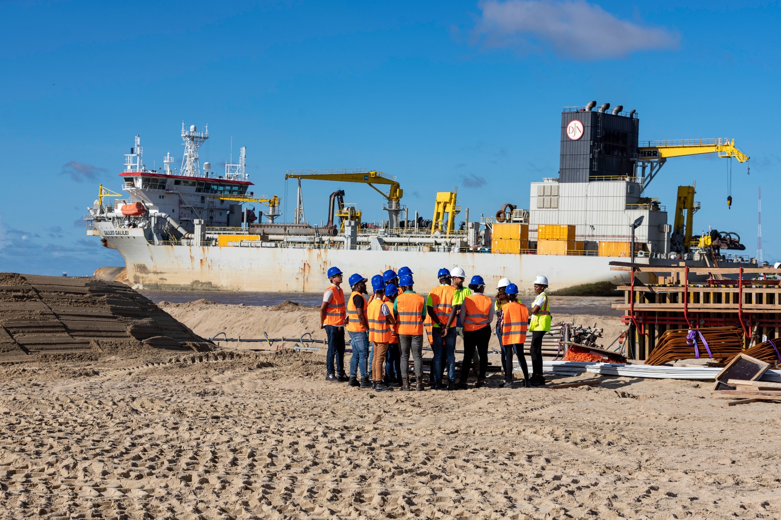 UG students get tour of novel construction techniques at US$300M Vreed ...